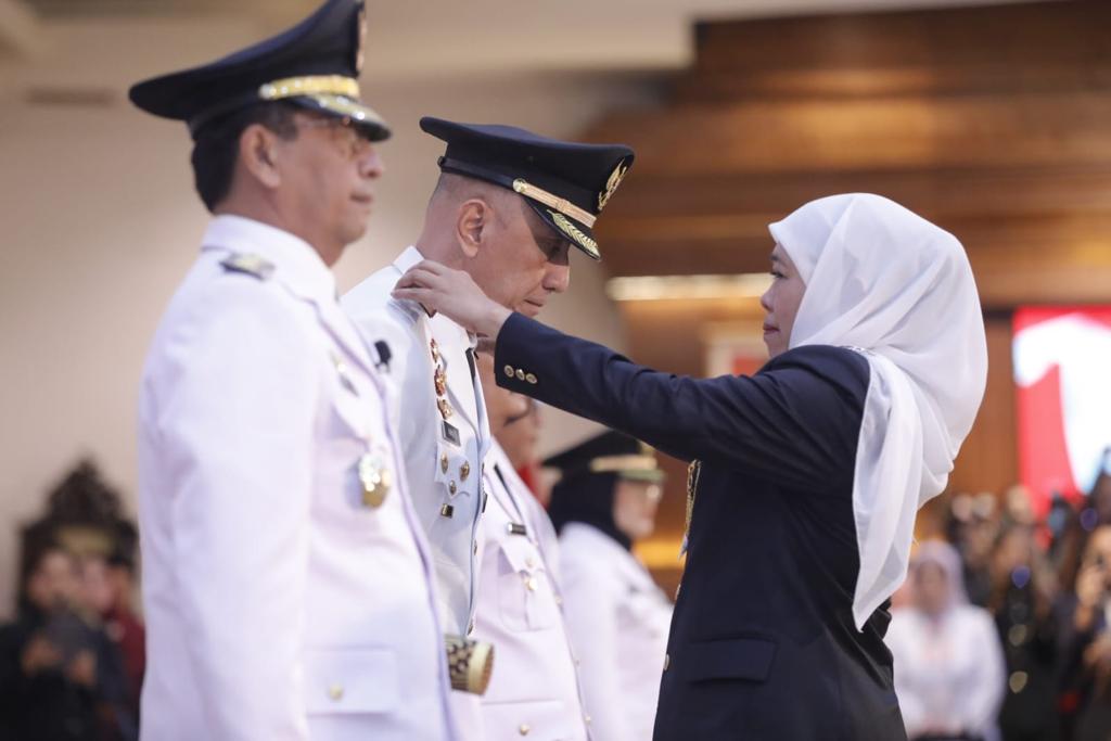Lantik 6 Pj Bupati, Gubernur Khofifah Pesankan Pentingnya Menjaga ... Lantik 6 Pj Bupati, Gubernur Khofifah Pesankan Pentingnya Menjaga ...